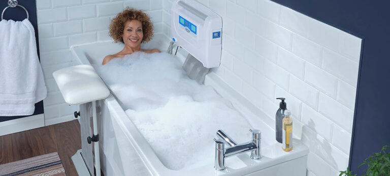 Advice | 3 Benefits of a Battery Powered Bath Lift | Easy2Bathe